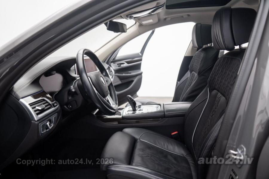 Pelēks BMW 7 Series 2019 Tallina, ar dzinēja tilpumu 3.00 L un nobraukumu 133 tūkst. km par 41999 €, foto 8 vietnē AUTOMOTO.COM.LV