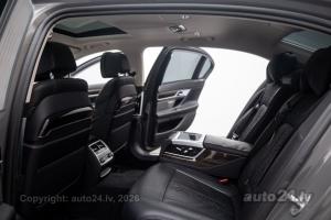 Pelēks BMW 7 Series 2019 Tallina, ar dzinēja tilpumu 3.00 L un nobraukumu 133 tūkst. km par 41999 €, foto 9 vietnē AUTOMOTO.COM.LV