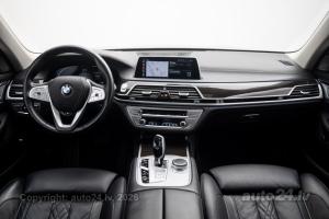 Pelēks BMW 7 Series 2019 Tallina, ar dzinēja tilpumu 3.00 L un nobraukumu 133 tūkst. km par 41999 €, foto 13 vietnē AUTOMOTO.COM.LV