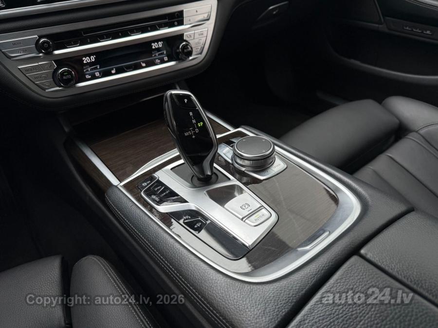Pelēks BMW 7 Series 2019 Tallina, ar dzinēja tilpumu 3.00 L un nobraukumu 85 tūkst. km par 38900 €, foto 14 vietnē AUTOMOTO.COM.LV