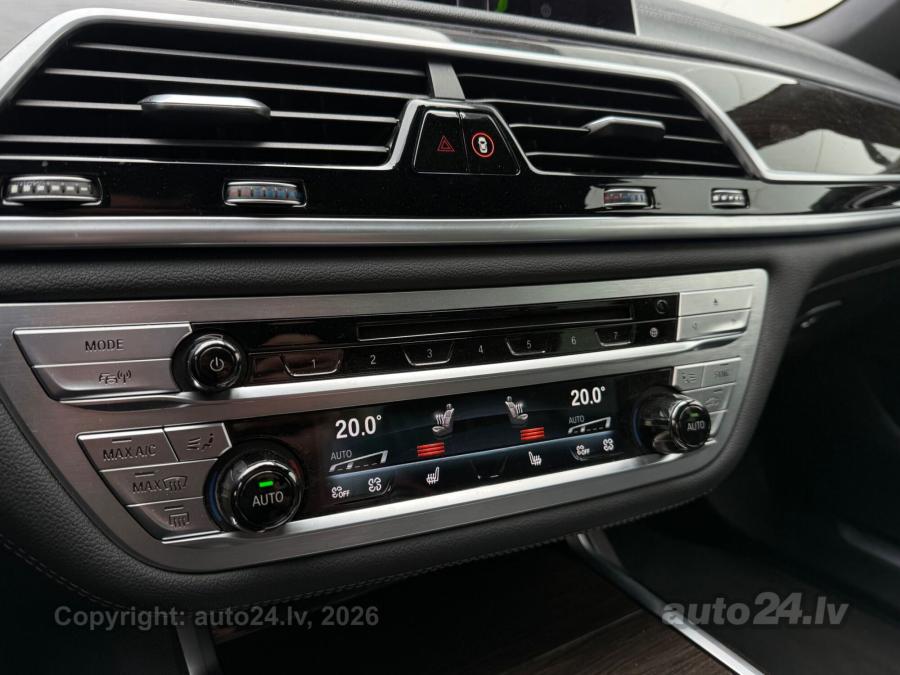 Pelēks BMW 7 Series 2019 Tallina, ar dzinēja tilpumu 3.00 L un nobraukumu 85 tūkst. km par 38900 €, foto 17 vietnē AUTOMOTO.COM.LV