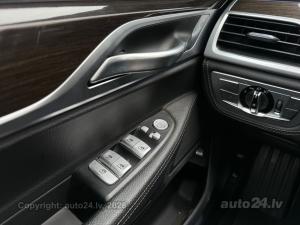 Pelēks BMW 7 Series 2019 Tallina, ar dzinēja tilpumu 3.00 L un nobraukumu 85 tūkst. km par 38900 €, foto 23 vietnē AUTOMOTO.COM.LV