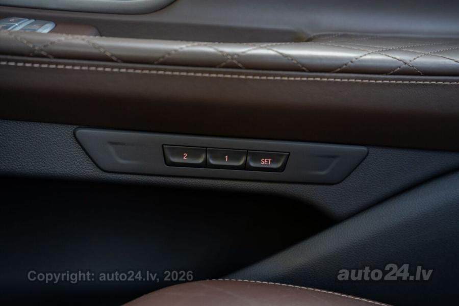 Pelēks BMW 7 Series 2020 Tallina, ar dzinēja tilpumu 4.40 L un nobraukumu 130 tūkst. km par 54900 €, foto 20 vietnē AUTOMOTO.COM.LV