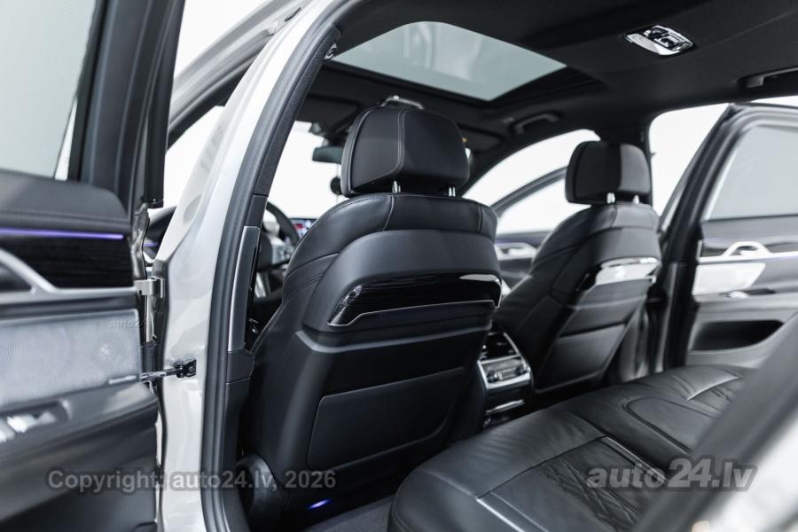 Grey BMW 7 Series 2021 in Tallinn, with an engine capacity of 3.00 L and mileage of 91 thousand km for 53990 €, photo 17 on AUTOMOTO.COM.LV