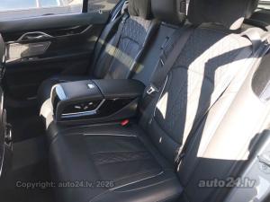 Pelēks BMW 7 Series 2022 Tallina, ar dzinēja tilpumu 3.00 L un nobraukumu 63 tūkst. km par 40500 €, foto 4 vietnē AUTOMOTO.COM.LV