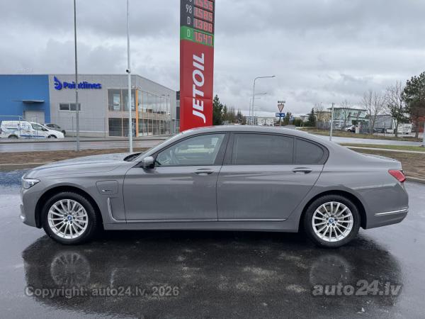 Pelēks BMW 7 Series 2022 Tallina, ar dzinēja tilpumu 3.00 L un nobraukumu 70 tūkst. km par 51900 €, foto 4 vietnē AUTOMOTO.COM.LV