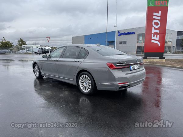 Pelēks BMW 7 Series 2022 Tallina, ar dzinēja tilpumu 3.00 L un nobraukumu 70 tūkst. km par 51900 €, foto 5 vietnē AUTOMOTO.COM.LV