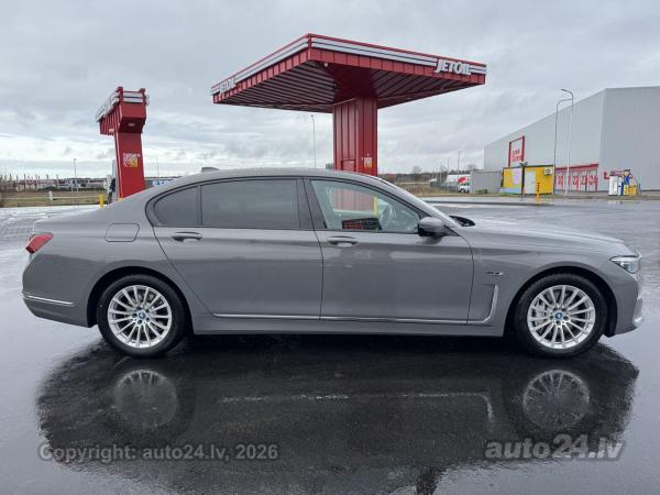 Pelēks BMW 7 Series 2022 Tallina, ar dzinēja tilpumu 3.00 L un nobraukumu 70 tūkst. km par 51900 €, foto 8 vietnē AUTOMOTO.COM.LV
