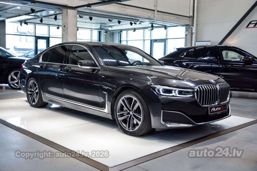 Grey BMW 7 Series 2022 in Tallinn, with an engine capacity of 3.00 L and mileage of 159 thousand km for 47900 €, photo 1 on AUTOMOTO.COM.LV