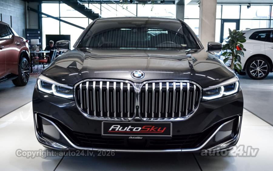 Grey BMW 7 Series 2022 in Tallinn, with an engine capacity of 3.00 L and mileage of 159 thousand km for 47900 €, photo 4 on AUTOMOTO.COM.LV