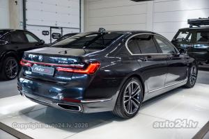 Grey BMW 7 Series 2022 in Tallinn, with an engine capacity of 3.00 L and mileage of 159 thousand km for 47900 €, photo 5 on AUTOMOTO.COM.LV