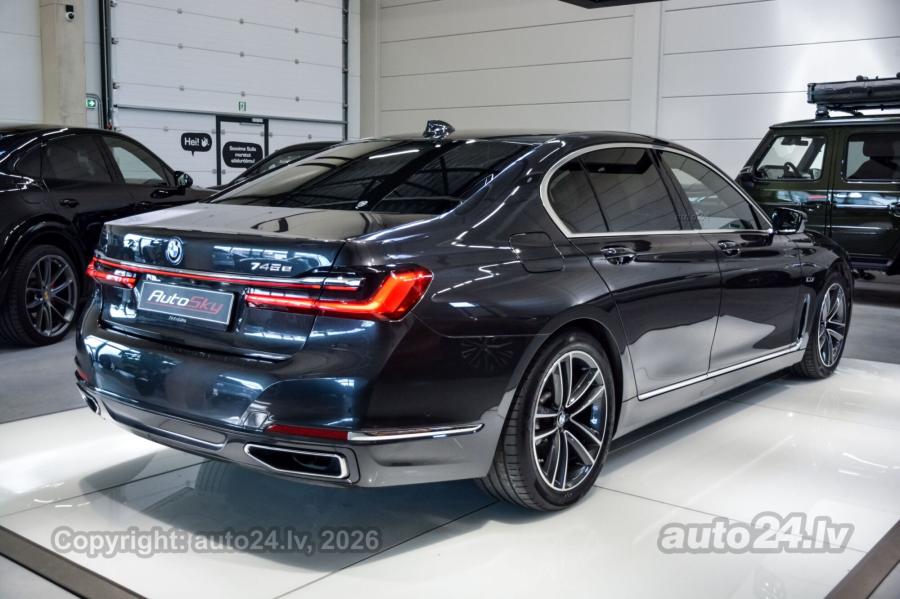Grey BMW 7 Series 2022 in Tallinn, with an engine capacity of 3.00 L and mileage of 159 thousand km for 47900 €, photo 5 on AUTOMOTO.COM.LV