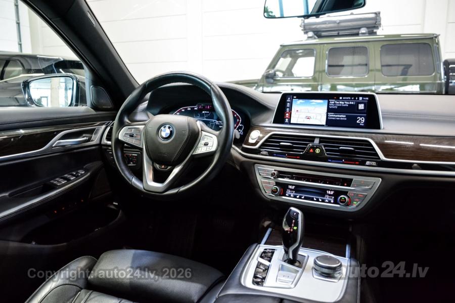 Grey BMW 7 Series 2022 in Tallinn, with an engine capacity of 3.00 L and mileage of 159 thousand km for 47900 €, photo 11 on AUTOMOTO.COM.LV