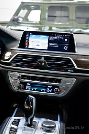 Grey BMW 7 Series 2022 in Tallinn, with an engine capacity of 3.00 L and mileage of 159 thousand km for 47900 €, photo 15 on AUTOMOTO.COM.LV