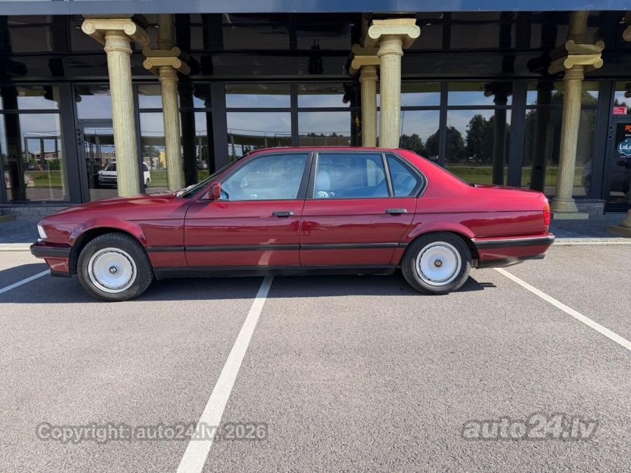 Красный БМВ 7 Серия 1993 в Тарту, объемом двигателя 4.99 л и пробегом 263 тыс. км за 11000 €, фото 3 на AUTOMOTO.COM.LV