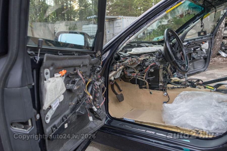 BMW 7 Series 2001 in Tallinn, with an engine capacity of 0.00 L and mileage of 0 thousand km for 8900 €, photo 11 on AUTOMOTO.COM.LV
