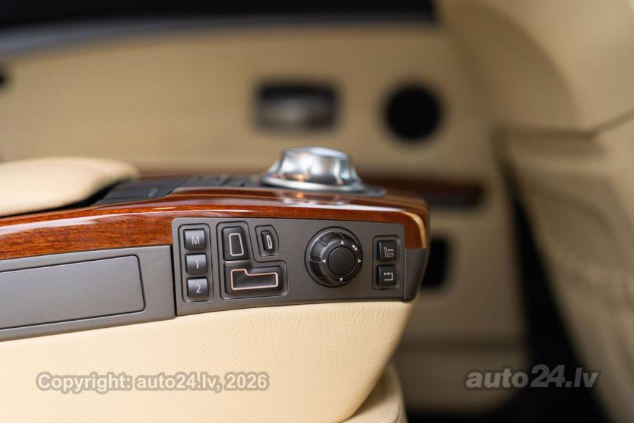 BMW 7 Series 2004 Tallina, ar dzinēja tilpumu 4.40 L un nobraukumu 28 tūkst. km par 44900 €, foto 17 vietnē AUTOMOTO.COM.LV