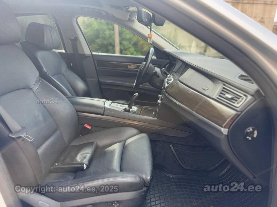 BMW 7 Series 2008 in Narva, with an engine capacity of 3.00 L and mileage of 253 thousand km for 8300 €, photo 7 on AUTOMOTO.COM.LV