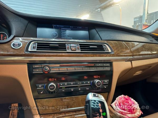 BMW 7 Series 2009 Tallina, ar dzinēja tilpumu 3.00 L un nobraukumu 307 tūkst. km par 12450 €, foto 11 vietnē AUTOMOTO.COM.LV