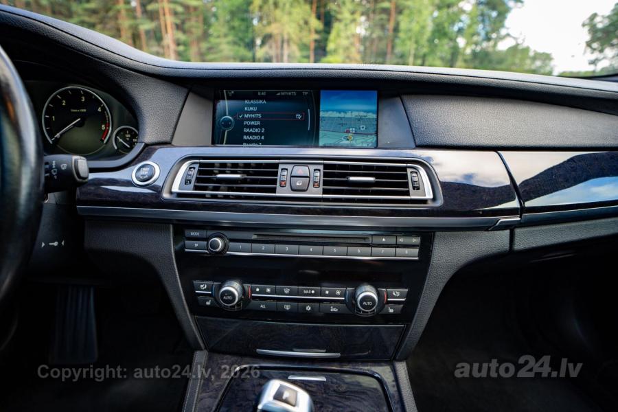 BMW 7 Series 2010 Pērnava, ar dzinēja tilpumu 3.00 L un nobraukumu 299 tūkst. km par 12000 €, foto 12 vietnē AUTOMOTO.COM.LV
