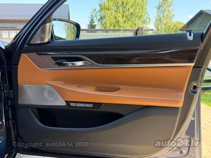 BMW 7 Series 2016 Tallina, ar dzinēja tilpumu 3.00 L un nobraukumu 229 tūkst. km par 26200 €, foto 22 vietnē AUTOMOTO.COM.LV
