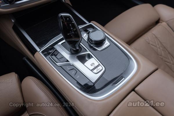 BMW 7 Series 2018 Tallina, ar dzinēja tilpumu 3.00 L un nobraukumu 216 tūkst. km par 29990 €, foto 11 vietnē AUTOMOTO.COM.LV
