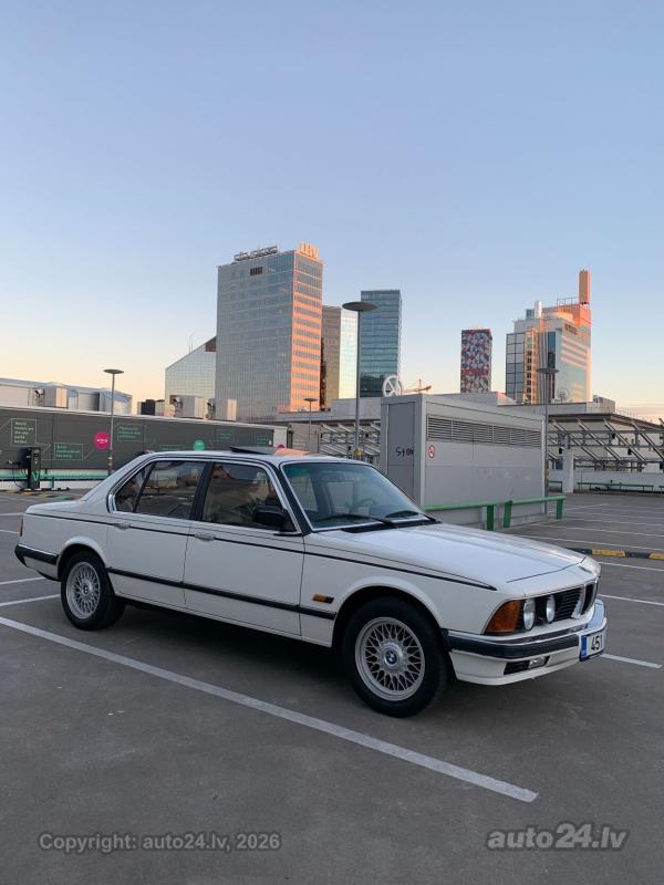 Balts BMW 7 Series 1984 Tallina, ar dzinēja tilpumu 3.40 L un nobraukumu 246 tūkst. km par 13500 €, foto 3 vietnē AUTOMOTO.COM.LV