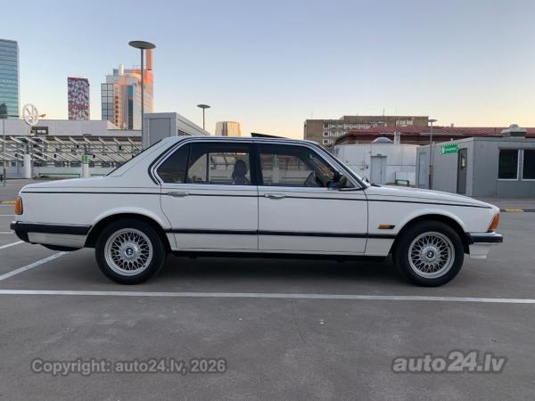 Balts BMW 7 Series 1984 Tallina, ar dzinēja tilpumu 3.40 L un nobraukumu 246 tūkst. km par 13500 €, foto 4 vietnē AUTOMOTO.COM.LV