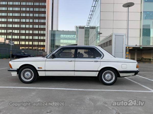 Balts BMW 7 Series 1984 Tallina, ar dzinēja tilpumu 3.40 L un nobraukumu 246 tūkst. km par 13500 €, foto 6 vietnē AUTOMOTO.COM.LV