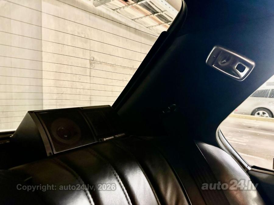 Balts BMW 7 Series 1984 Tallina, ar dzinēja tilpumu 3.40 L un nobraukumu 246 tūkst. km par 13500 €, foto 15 vietnē AUTOMOTO.COM.LV