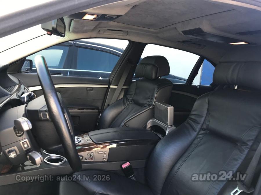 Balts BMW 7 Series 2003 Tallina, ar dzinēja tilpumu 6.00 L un nobraukumu 74 tūkst. km par 22500 €, foto 12 vietnē AUTOMOTO.COM.LV