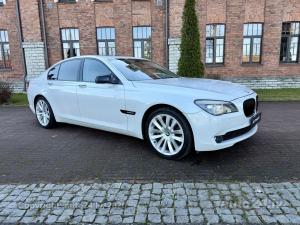 Balts BMW 7 Series 2011 Tallina, ar dzinēja tilpumu 4.40 L un nobraukumu 85 tūkst. km par 13900 €, foto  vietnē AUTOMOTO.COM.LV