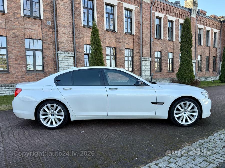 Balts BMW 7 Series 2011 Tallina, ar dzinēja tilpumu 4.40 L un nobraukumu 85 tūkst. km par 13900 €, foto 3 vietnē AUTOMOTO.COM.LV