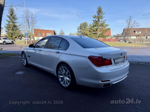 White BMW 7 Series 2011 in Tallinn, with an engine capacity of 4.40 L and mileage of 85 thousand km for 13900 €, photo 5 on AUTOMOTO.COM.LV