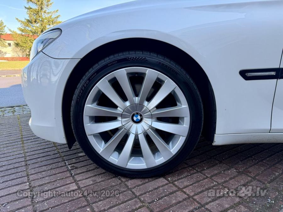 Balts BMW 7 Series 2011 Tallina, ar dzinēja tilpumu 4.40 L un nobraukumu 85 tūkst. km par 13900 €, foto 10 vietnē AUTOMOTO.COM.LV