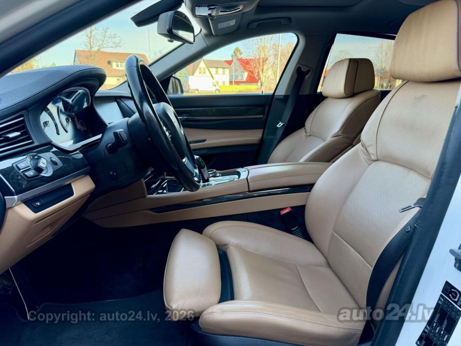 Balts BMW 7 Series 2011 Tallina, ar dzinēja tilpumu 4.40 L un nobraukumu 85 tūkst. km par 13900 €, foto 15 vietnē AUTOMOTO.COM.LV
