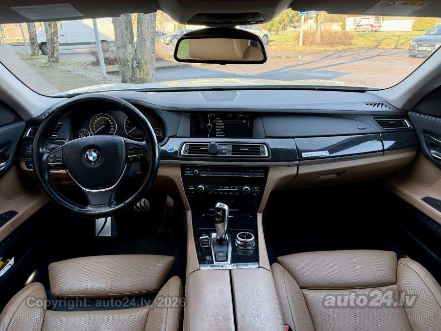 Balts BMW 7 Series 2011 Tallina, ar dzinēja tilpumu 4.40 L un nobraukumu 85 tūkst. km par 13900 €, foto 19 vietnē AUTOMOTO.COM.LV