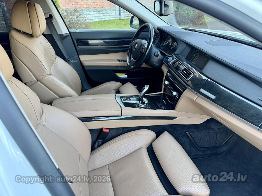Balts BMW 7 Series 2011 Tallina, ar dzinēja tilpumu 4.40 L un nobraukumu 85 tūkst. km par 13900 €, foto 22 vietnē AUTOMOTO.COM.LV