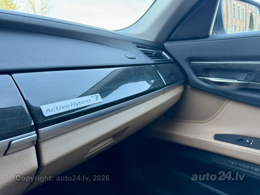 Balts BMW 7 Series 2011 Tallina, ar dzinēja tilpumu 4.40 L un nobraukumu 85 tūkst. km par 13900 €, foto 27 vietnē AUTOMOTO.COM.LV
