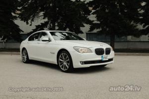 Balts BMW 7 Series 2011 Tallina, ar dzinēja tilpumu 3.00 L un nobraukumu 284 tūkst. km par 12400 €, foto  vietnē AUTOMOTO.COM.LV