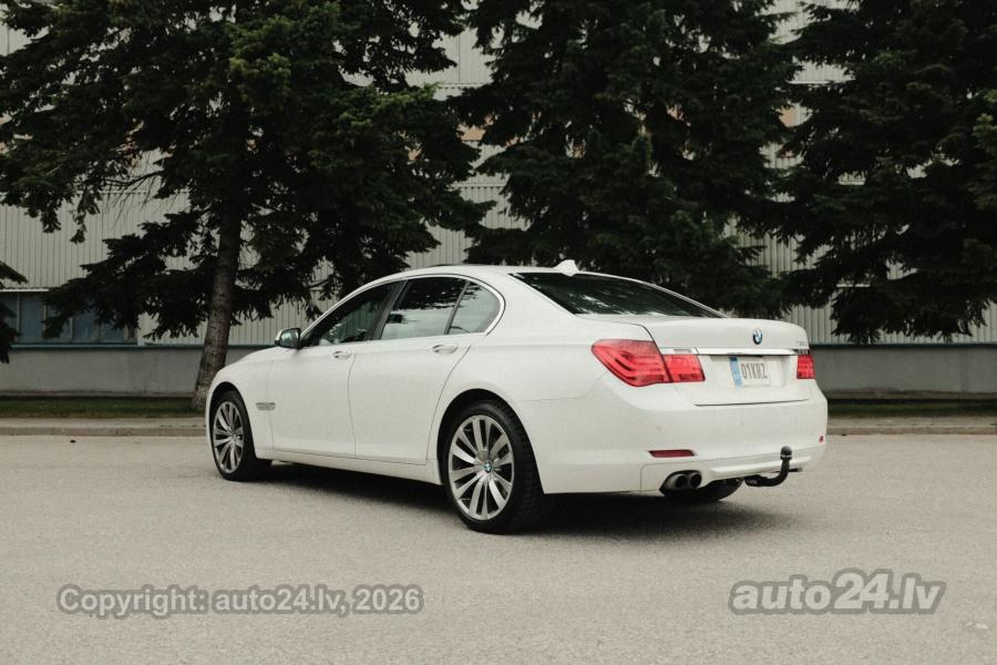 Balts BMW 7 Series 2011 Tallina, ar dzinēja tilpumu 3.00 L un nobraukumu 284 tūkst. km par 12400 €, foto 4 vietnē AUTOMOTO.COM.LV