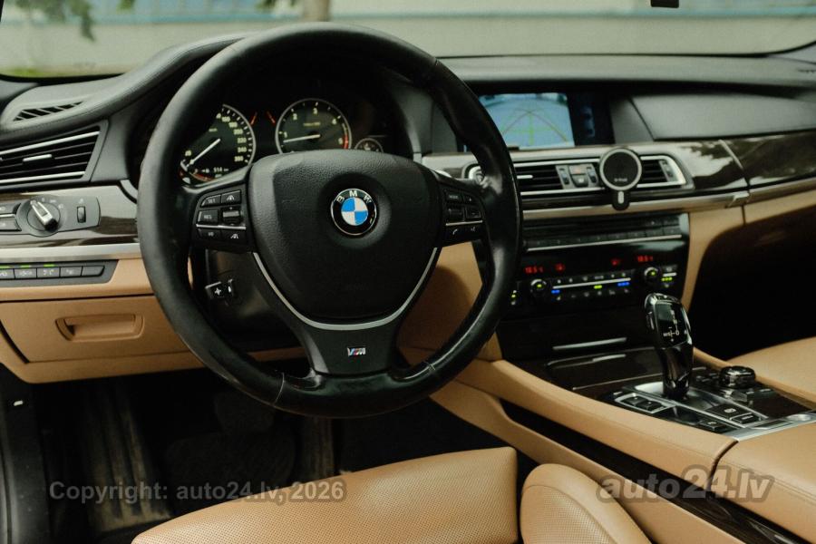 Balts BMW 7 Series 2011 Tallina, ar dzinēja tilpumu 3.00 L un nobraukumu 284 tūkst. km par 12400 €, foto 10 vietnē AUTOMOTO.COM.LV