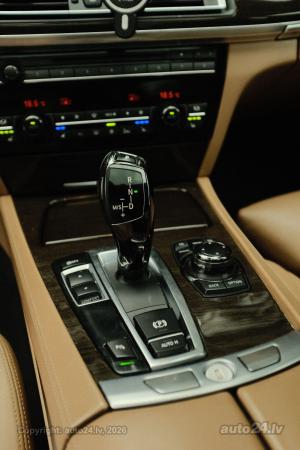 Balts BMW 7 Series 2011 Tallina, ar dzinēja tilpumu 3.00 L un nobraukumu 284 tūkst. km par 12400 €, foto 11 vietnē AUTOMOTO.COM.LV