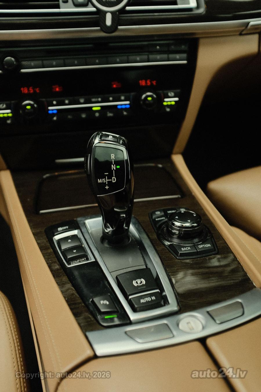 Balts BMW 7 Series 2011 Tallina, ar dzinēja tilpumu 3.00 L un nobraukumu 284 tūkst. km par 12400 €, foto 11 vietnē AUTOMOTO.COM.LV