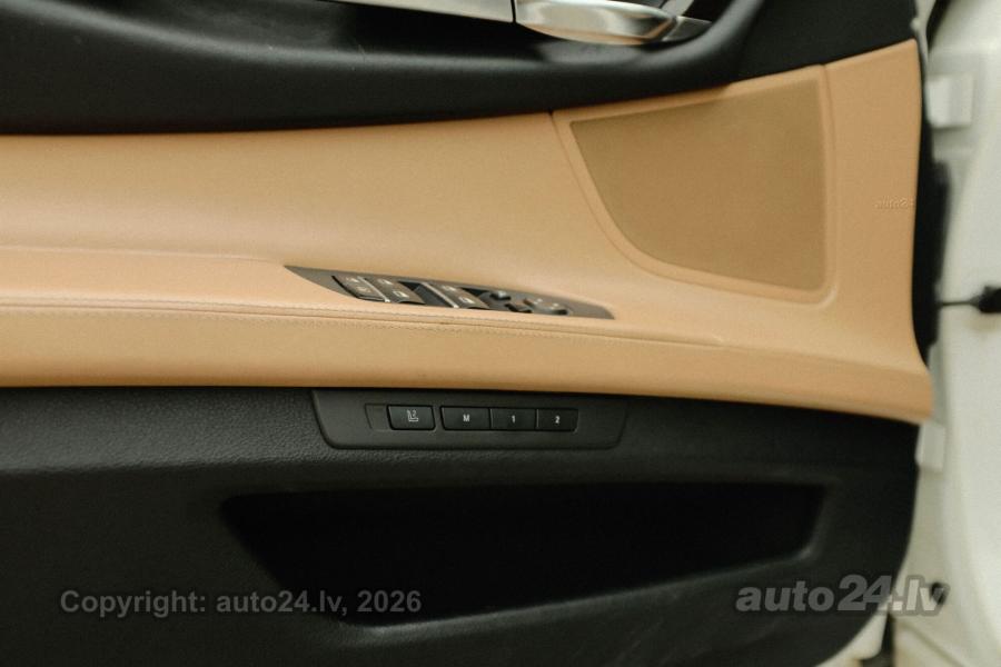 Balts BMW 7 Series 2011 Tallina, ar dzinēja tilpumu 3.00 L un nobraukumu 284 tūkst. km par 12400 €, foto 17 vietnē AUTOMOTO.COM.LV