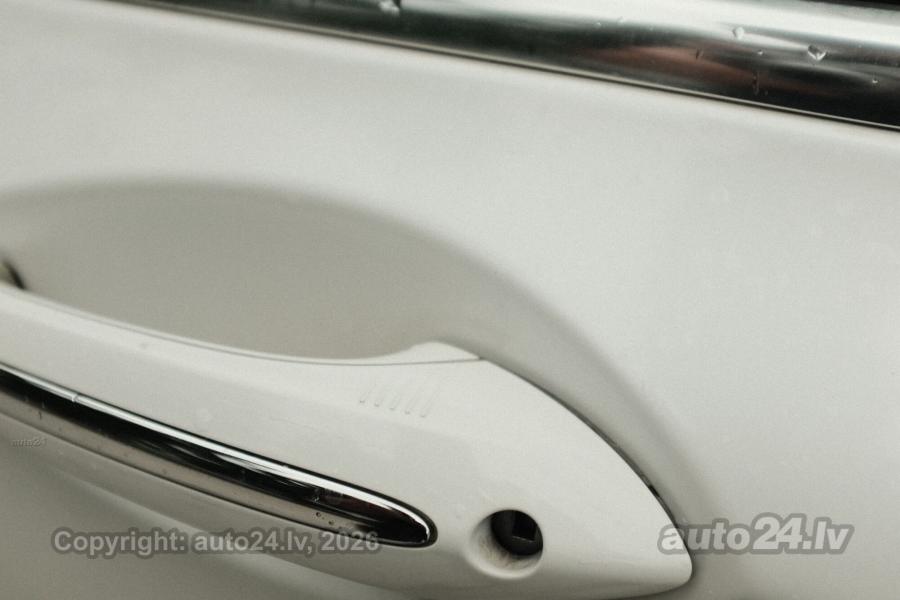 Balts BMW 7 Series 2011 Tallina, ar dzinēja tilpumu 3.00 L un nobraukumu 284 tūkst. km par 12400 €, foto 20 vietnē AUTOMOTO.COM.LV
