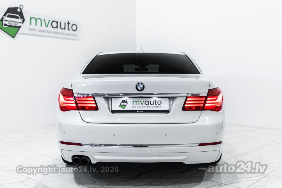 Balts BMW 7 Series 2012 Tallina, ar dzinēja tilpumu 3.00 L un nobraukumu 220 tūkst. km par 13990 €, foto 8 vietnē AUTOMOTO.COM.LV