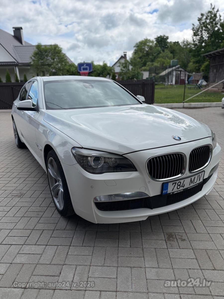White BMW 7 Series 2012 in Tallinn, with an engine capacity of 3.00 L and mileage of 366 thousand km for 9999 €, photo 1 on AUTOMOTO.COM.LV