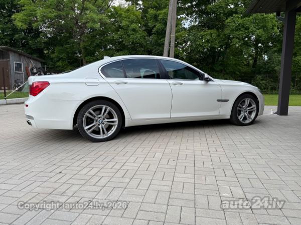 Balts BMW 7 Series 2012 Tallina, ar dzinēja tilpumu 3.00 L un nobraukumu 366 tūkst. km par 9999 €, foto 3 vietnē AUTOMOTO.COM.LV
