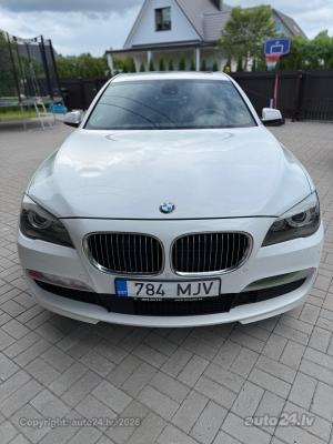 White BMW 7 Series 2012 in Tallinn, with an engine capacity of 3.00 L and mileage of 366 thousand km for 9999 €, photo 6 on AUTOMOTO.COM.LV